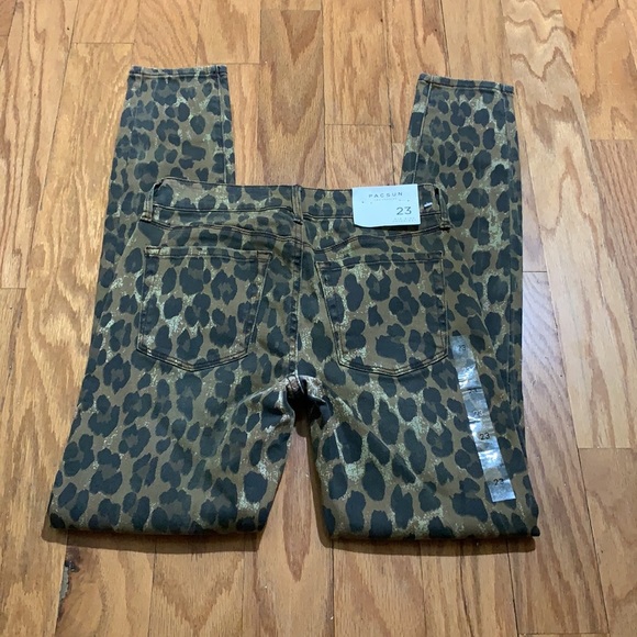 PacSun | Jeans | Nwt Leopard Distressed Jeans Midrise Skinny Pac Sun ...